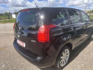 Black Peugeot 5008 2015 in Marijampole, with an engine capacity of 1.56 L and mileage of 291 thousand km for 4250 €, photo 6 on AUTOMOTO.COM.LV