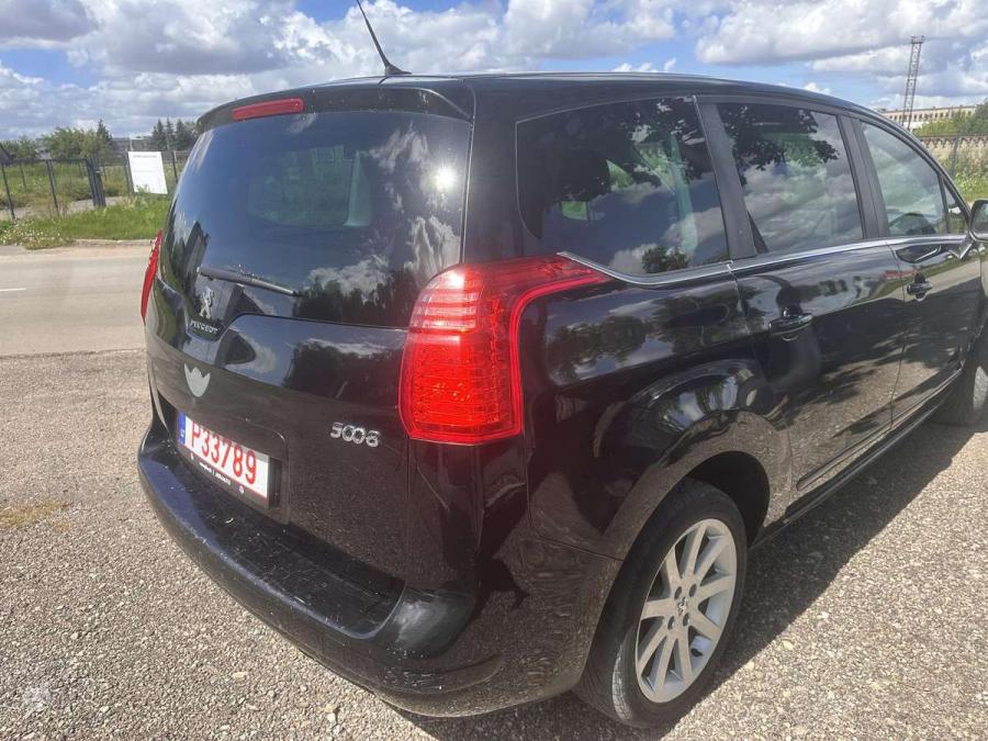 Black Peugeot 5008 2015 in Marijampole, with an engine capacity of 1.56 L and mileage of 291 thousand km for 4250 €, photo 6 on AUTOMOTO.COM.LV