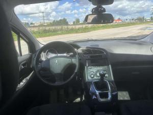 Black Peugeot 5008 2015 in Marijampole, with an engine capacity of 1.56 L and mileage of 291 thousand km for 4250 €, photo 9 on AUTOMOTO.COM.LV