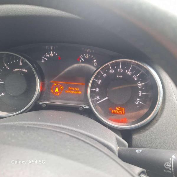 Black Peugeot 5008 2015 in Taurage, with an engine capacity of 2.00 L and mileage of 330 thousand km for 3799 €, photo 10 on AUTOMOTO.COM.LV