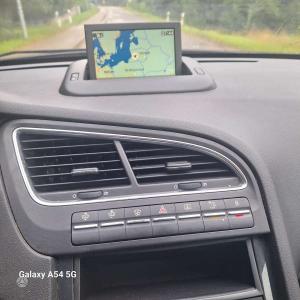 Black Peugeot 5008 2015 in Taurage, with an engine capacity of 2.00 L and mileage of 330 thousand km for 3799 €, photo 11 on AUTOMOTO.COM.LV
