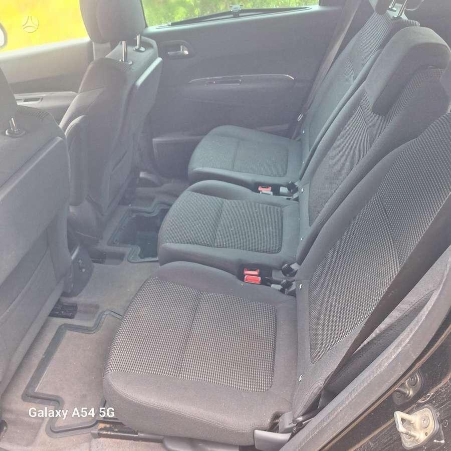 Black Peugeot 5008 2015 in Taurage, with an engine capacity of 2.00 L and mileage of 330 thousand km for 3799 €, photo 15 on AUTOMOTO.COM.LV