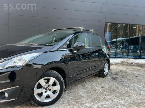 Black Peugeot 5008 2016 in Ogre, with an engine capacity of 1.60 L and mileage of 261 thousand km for 6900 €, photo 4 on AUTOMOTO.COM.LV