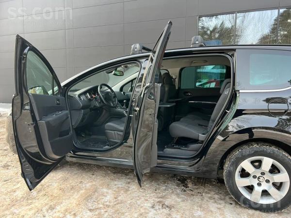 Black Peugeot 5008 2016 in Ogre, with an engine capacity of 1.60 L and mileage of 261 thousand km for 6900 €, photo 9 on AUTOMOTO.COM.LV