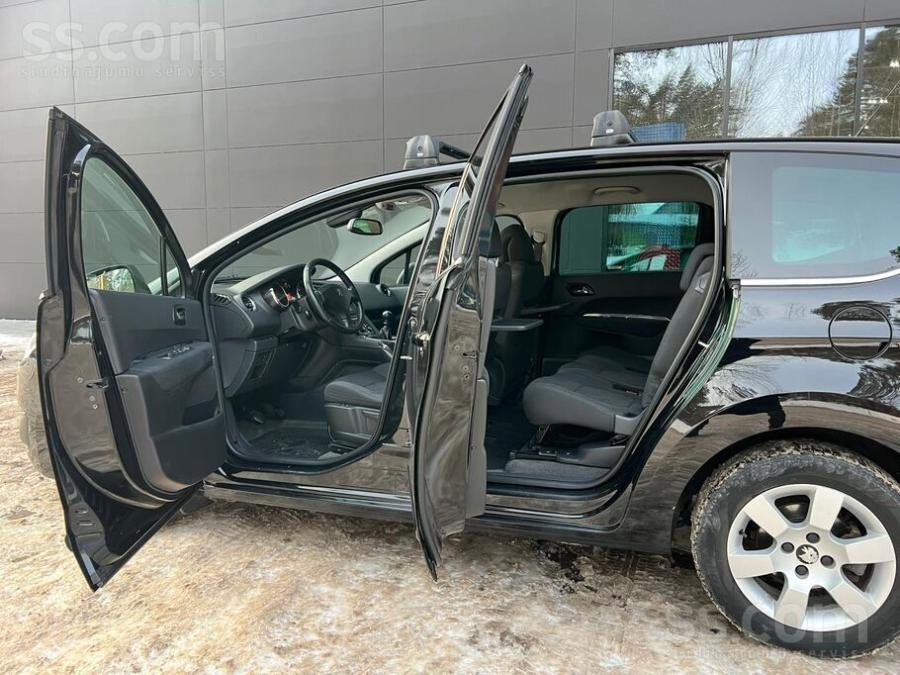 Black Peugeot 5008 2016 in Ogre, with an engine capacity of 1.60 L and mileage of 261 thousand km for 6900 €, photo 9 on AUTOMOTO.COM.LV