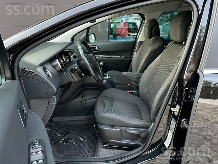 Black Peugeot 5008 2016 in Ogre, with an engine capacity of 1.60 L and mileage of 261 thousand km for 6900 €, photo 10 on AUTOMOTO.COM.LV