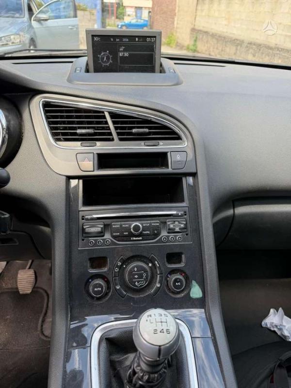 Black Peugeot 5008 2016 in Ukmerge, with an engine capacity of 1.56 L and mileage of 215 thousand km for 5350 €, photo 5 on AUTOMOTO.COM.LV