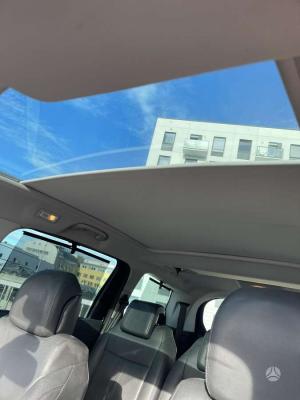 Black Peugeot 5008 2016 in Vilnius, with an engine capacity of 1.60 L and mileage of 163 thousand km for 7260 €, photo 3 on AUTOMOTO.COM.LV