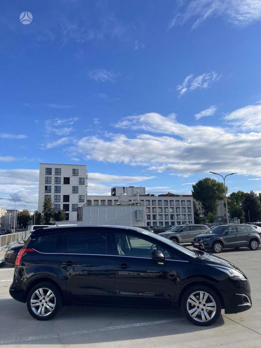 Black Peugeot 5008 2016 in Vilnius, with an engine capacity of 1.60 L and mileage of 163 thousand km for 7260 €, photo 5 on AUTOMOTO.COM.LV
