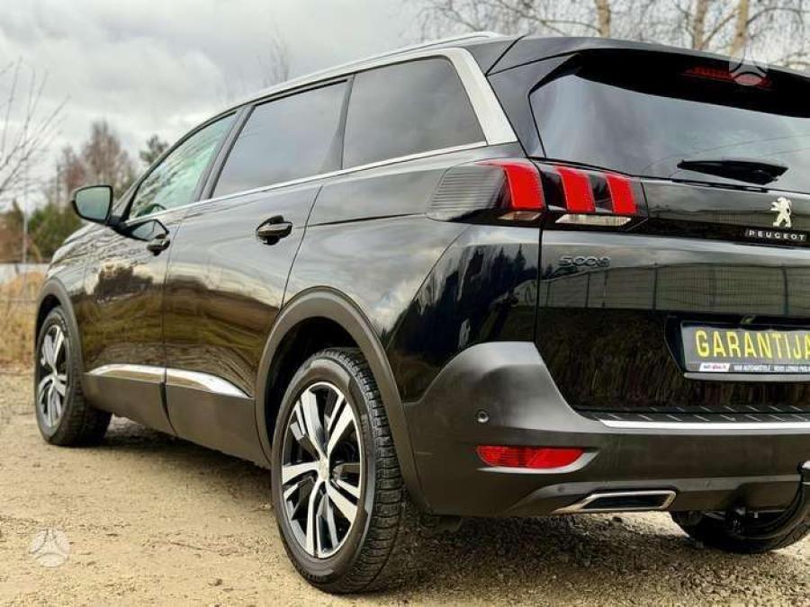 Black Peugeot 5008 2017 in Siauliai, with an engine capacity of 1.20 L and mileage of 153 thousand km for 13750 €, photo 7 on AUTOMOTO.COM.LV