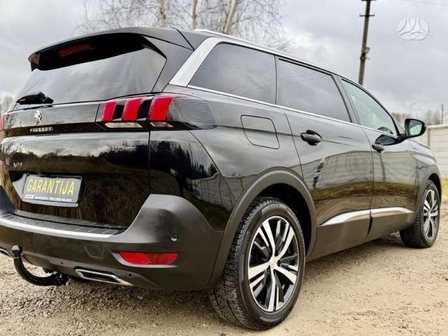 Black Peugeot 5008 2017 in Siauliai, with an engine capacity of 1.20 L and mileage of 153 thousand km for 13750 €, photo 8 on AUTOMOTO.COM.LV