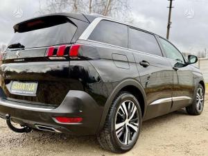 Black Peugeot 5008 2017 in Siauliai, with an engine capacity of 1.20 L and mileage of 153 thousand km for 13750 €, photo 8 on AUTOMOTO.COM.LV