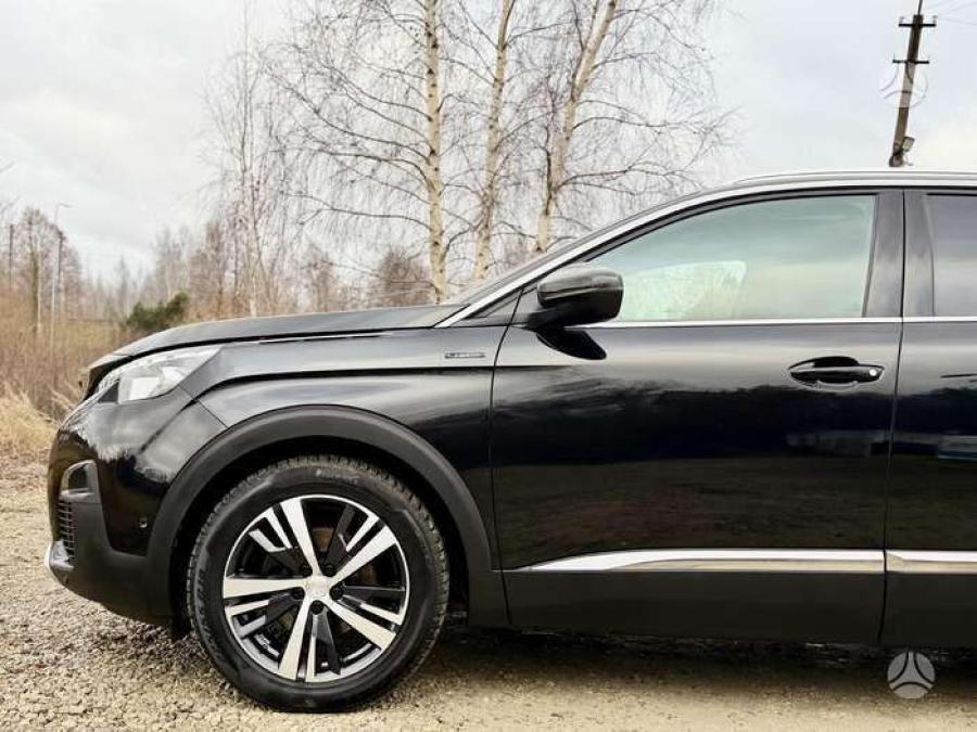 Black Peugeot 5008 2017 in Siauliai, with an engine capacity of 1.20 L and mileage of 153 thousand km for 13750 €, photo 11 on AUTOMOTO.COM.LV
