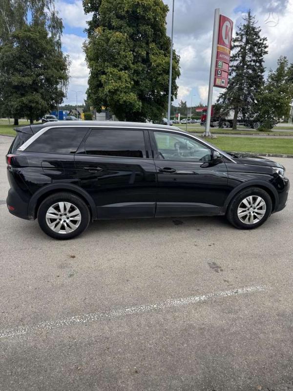 Black Peugeot 5008 2017 in Taurage, with an engine capacity of 1.60 L and mileage of 178 thousand km for 9300 €, photo 8 on AUTOMOTO.COM.LV