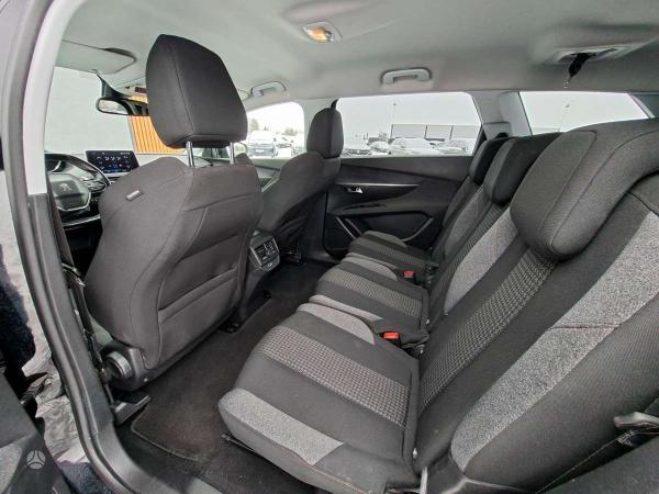 Black Peugeot 5008 2018 in Vilnius, with an engine capacity of 1.50 L and mileage of 231 thousand km for 11500 €, photo 10 on AUTOMOTO.COM.LV