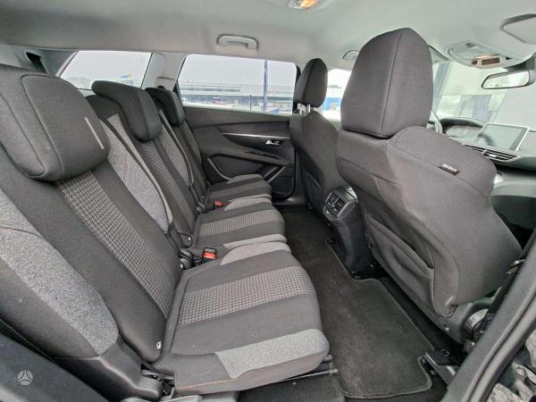Melns Peugeot 5008 2018 Viļņa, ar dzinēja tilpumu 1.50 L un nobraukumu 231 tūkst. km par 11500 €, foto 11 vietnē AUTOMOTO.COM.LV