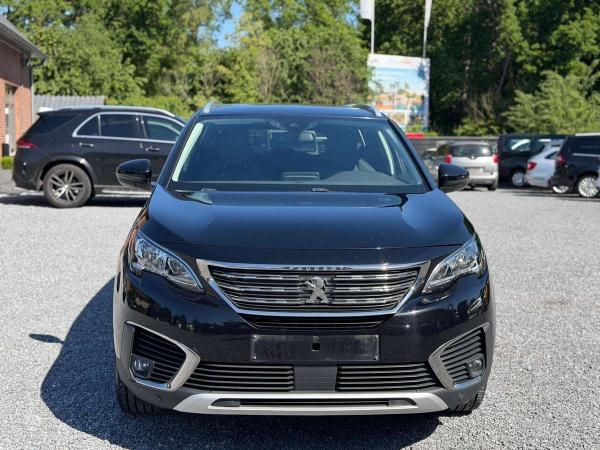 Black Peugeot 5008 2018 in Klaipeda, with an engine capacity of 1.20 L and mileage of 217 thousand km for 9999 €, photo 4 on AUTOMOTO.COM.LV