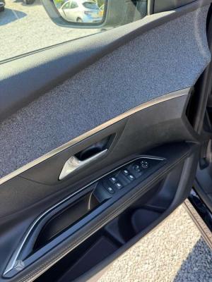 Melns Peugeot 5008 2018 Klaipėda, ar dzinēja tilpumu 1.20 L un nobraukumu 217 tūkst. km par 9999 €, foto 15 vietnē AUTOMOTO.COM.LV