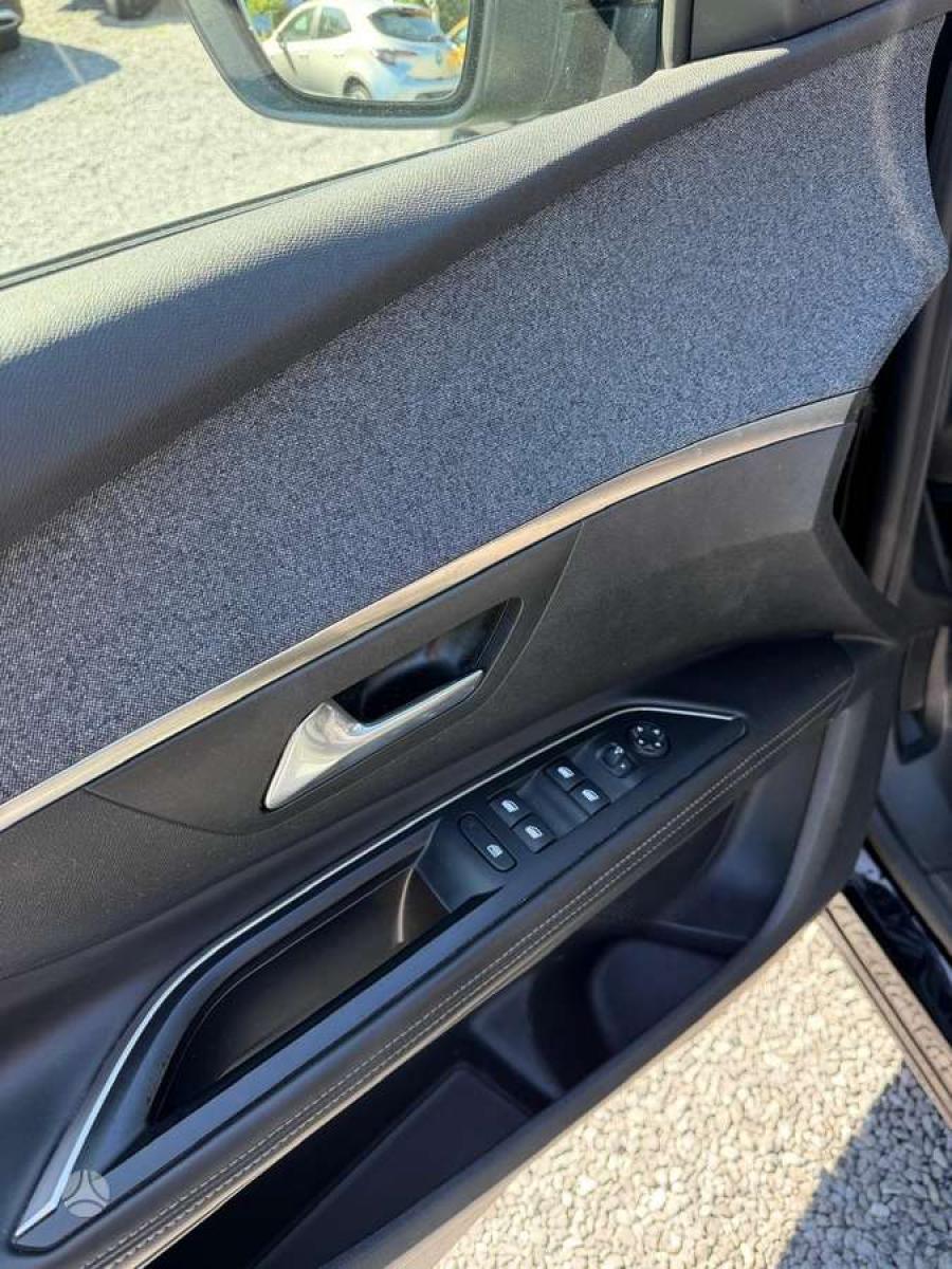 Melns Peugeot 5008 2018 Klaipėda, ar dzinēja tilpumu 1.20 L un nobraukumu 217 tūkst. km par 9999 €, foto 15 vietnē AUTOMOTO.COM.LV