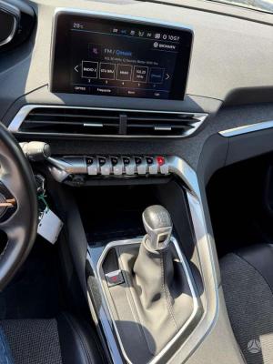 Melns Peugeot 5008 2018 Klaipėda, ar dzinēja tilpumu 1.20 L un nobraukumu 217 tūkst. km par 9999 €, foto 18 vietnē AUTOMOTO.COM.LV