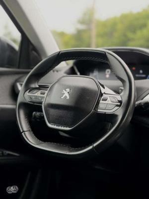 Black Peugeot 5008 2018 in Siauliai, with an engine capacity of 1.50 L and mileage of 182 thousand km for 14500 €, photo 29 on AUTOMOTO.COM.LV