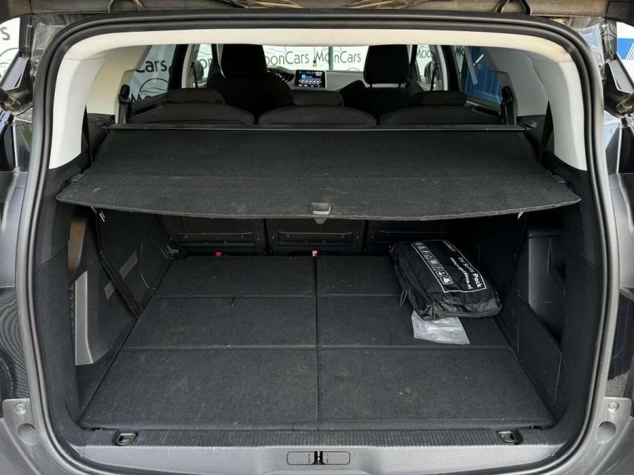 Melns Peugeot 5008 2020 Viļņa, ar dzinēja tilpumu 1.20 L un nobraukumu 240 tūkst. km par 10300 €, foto 18 vietnē AUTOMOTO.COM.LV