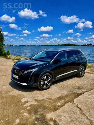 Melns Peugeot 5008 2021 Rīga, ar dzinēja tilpumu 1.50 L un nobraukumu 88 tūkst. km par 18450 €, foto  vietnē AUTOMOTO.COM.LV
