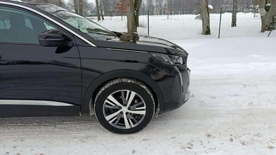 Black Peugeot 5008 2022 in Taurage, with an engine capacity of 1.50 L and mileage of 176 thousand km for 15500 €, photo 7 on AUTOMOTO.COM.LV