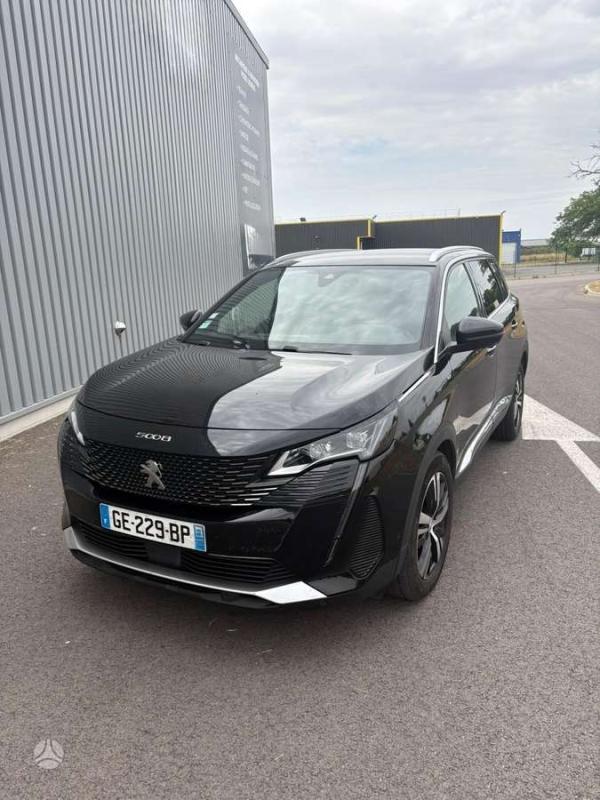 Black Peugeot 5008 2022 in Vilnius, with an engine capacity of 1.50 L and mileage of 156 thousand km for 14900 €, photo 1 on AUTOMOTO.COM.LV
