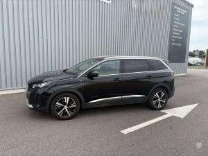 Black Peugeot 5008 2022 in Vilnius, with an engine capacity of 1.50 L and mileage of 156 thousand km for 14900 €, photo 3 on AUTOMOTO.COM.LV