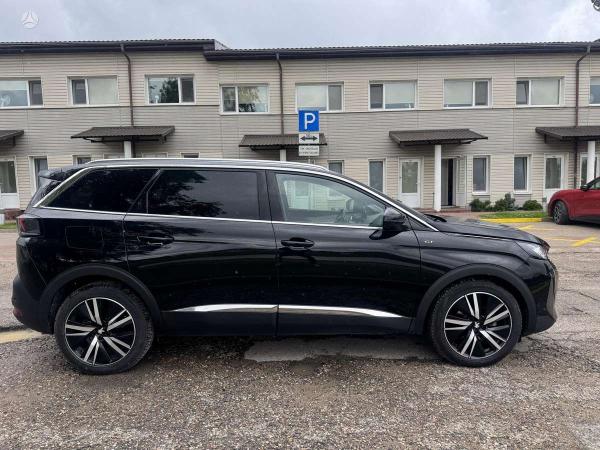 Black Peugeot 5008 2022 in Vilnius, with an engine capacity of 1.50 L and mileage of 148 thousand km for 18719 €, photo 8 on AUTOMOTO.COM.LV