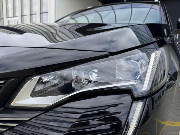 Black Peugeot 5008 2022 in Vilnius, with an engine capacity of 1.50 L and mileage of 103 thousand km for 20171 €, photo 2 on AUTOMOTO.COM.LV