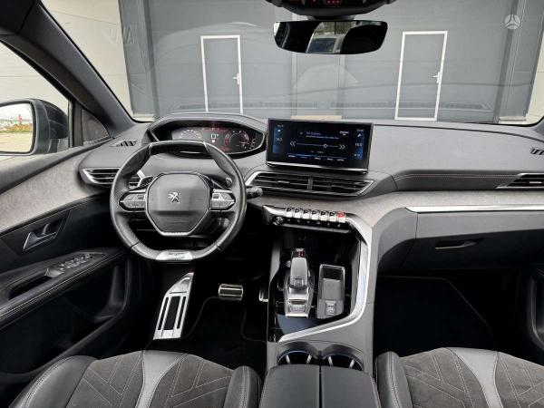 Black Peugeot 5008 2022 in Vilnius, with an engine capacity of 1.50 L and mileage of 103 thousand km for 20171 €, photo 9 on AUTOMOTO.COM.LV