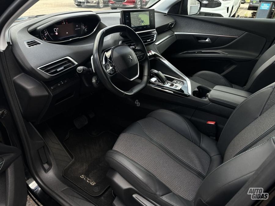 Black Peugeot 5008 2022 in Kaunas, with an engine capacity of 1.50 L and mileage of 96 thousand km for 18999 €, photo 10 on AUTOMOTO.COM.LV