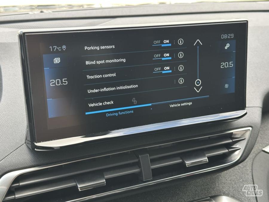 Black Peugeot 5008 2022 in Kaunas, with an engine capacity of 1.50 L and mileage of 96 thousand km for 18999 €, photo 32 on AUTOMOTO.COM.LV