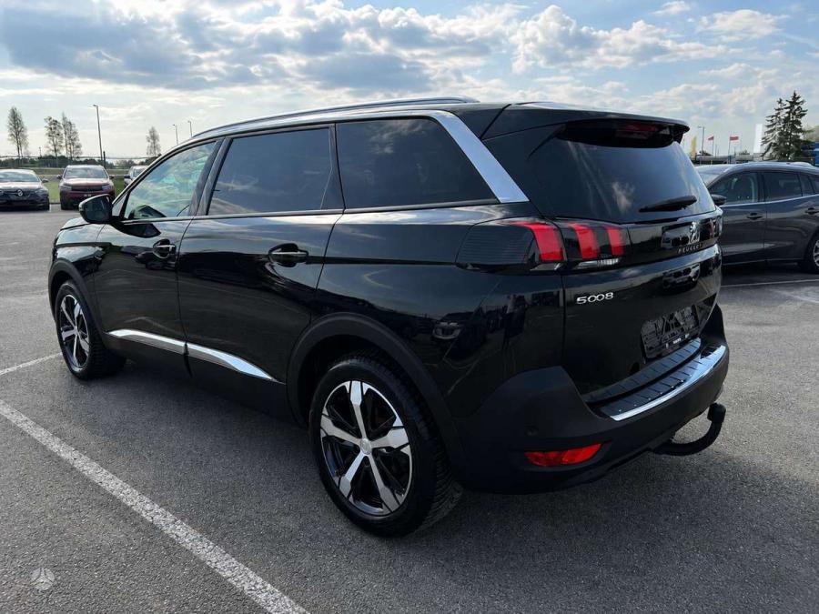 Melns Peugeot 5008 2023 Marijampole, ar dzinēja tilpumu 1.20 L un nobraukumu 122 tūkst. km par 17787 €, foto 3 vietnē AUTOMOTO.COM.LV