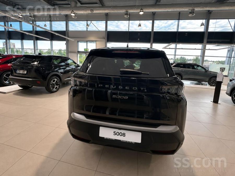 Black Peugeot 5008 2026 in Riga, with an engine capacity of 1.20 L and mileage of 0 thousand km for 32900 €, photo 7 on AUTOMOTO.COM.LV