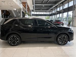 Black Peugeot 5008 2026 in Riga, with an engine capacity of 1.20 L and mileage of 0 thousand km for 32900 €, photo 8 on AUTOMOTO.COM.LV