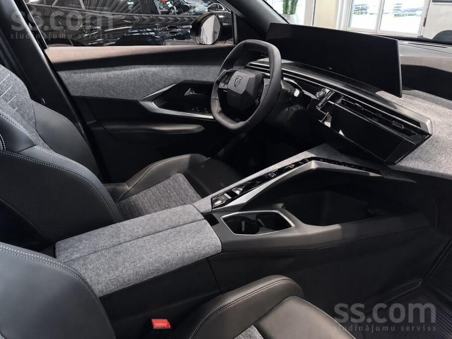 Black Peugeot 5008 2026 in Riga, with an engine capacity of 1.20 L and mileage of 0 thousand km for 32900 €, photo 11 on AUTOMOTO.COM.LV