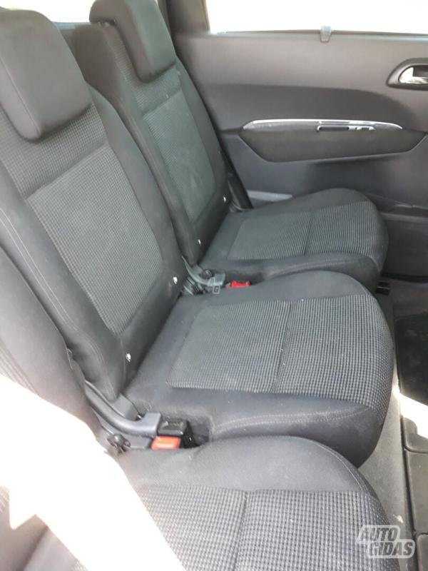 Black Peugeot 5008 2011 in Jurbarkas, with an engine capacity of 1.60 L and mileage of 306 thousand km for 2700 €, photo 4 on AUTOMOTO.COM.LV