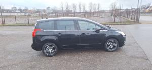 Black Peugeot 5008 2012 in Telschi, with an engine capacity of 2.00 L and mileage of 304 thousand km for 3450 €, photo 4 on AUTOMOTO.COM.LV