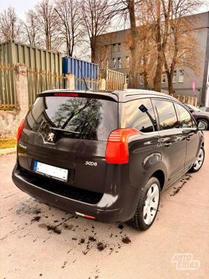 Black Peugeot 5008 2012 in Kaunas, with an engine capacity of 1.60 L and mileage of 377 thousand km for 4000 €, photo 4 on AUTOMOTO.COM.LV