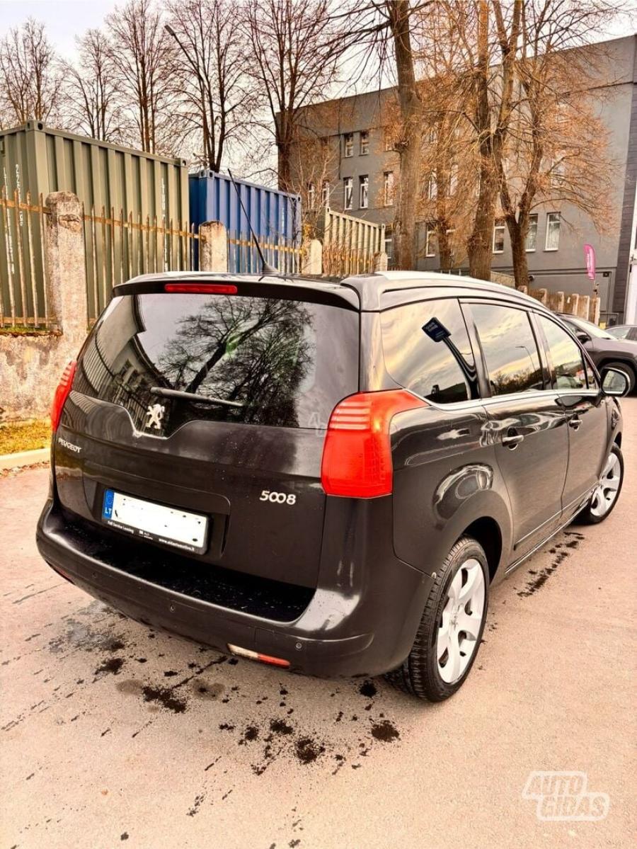 Black Peugeot 5008 2012 in Kaunas, with an engine capacity of 1.60 L and mileage of 377 thousand km for 4000 €, photo 4 on AUTOMOTO.COM.LV