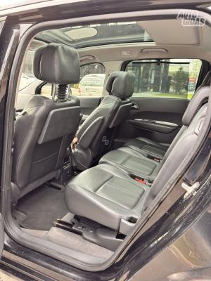 Black Peugeot 5008 2012 in Kaunas, with an engine capacity of 1.60 L and mileage of 377 thousand km for 4000 €, photo 8 on AUTOMOTO.COM.LV