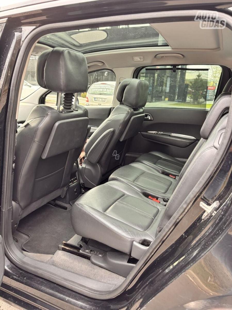 Black Peugeot 5008 2012 in Kaunas, with an engine capacity of 1.60 L and mileage of 377 thousand km for 4000 €, photo 8 on AUTOMOTO.COM.LV