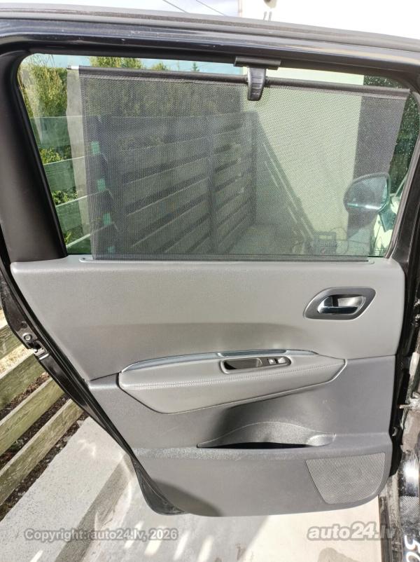Black Peugeot 5008 2015 in Tallinn, with an engine capacity of 1.60 L and mileage of 318 thousand km for 4300 €, photo 9 on AUTOMOTO.COM.LV
