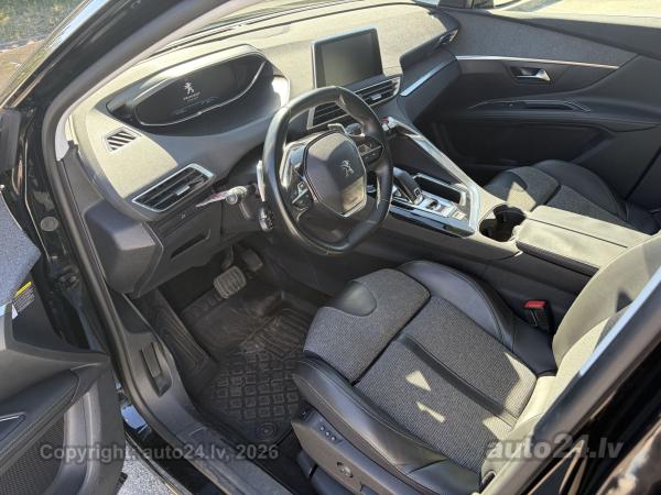 Black Peugeot 5008 2017 in Tallinn, with an engine capacity of 1.20 L and mileage of 102 thousand km for 15000 €, photo 8 on AUTOMOTO.COM.LV