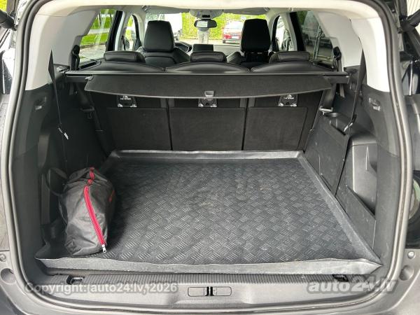Melns Peugeot 5008 2017 Tallina, ar dzinēja tilpumu 1.20 L un nobraukumu 103 tūkst. km par 15490 €, foto 4 vietnē AUTOMOTO.COM.LV