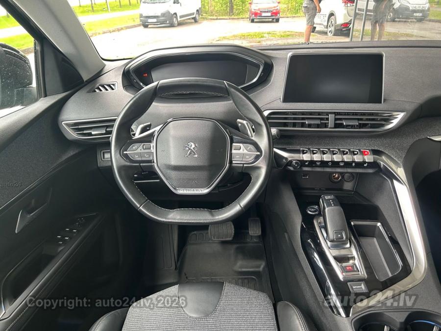 Melns Peugeot 5008 2017 Tallina, ar dzinēja tilpumu 1.20 L un nobraukumu 103 tūkst. km par 15490 €, foto 9 vietnē AUTOMOTO.COM.LV