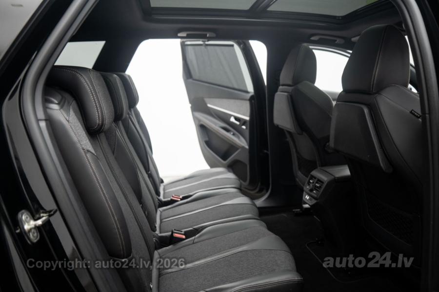 Black Peugeot 5008 2018 in Tallinn, with an engine capacity of 2.00 L and mileage of 192 thousand km for 14899 €, photo 13 on AUTOMOTO.COM.LV